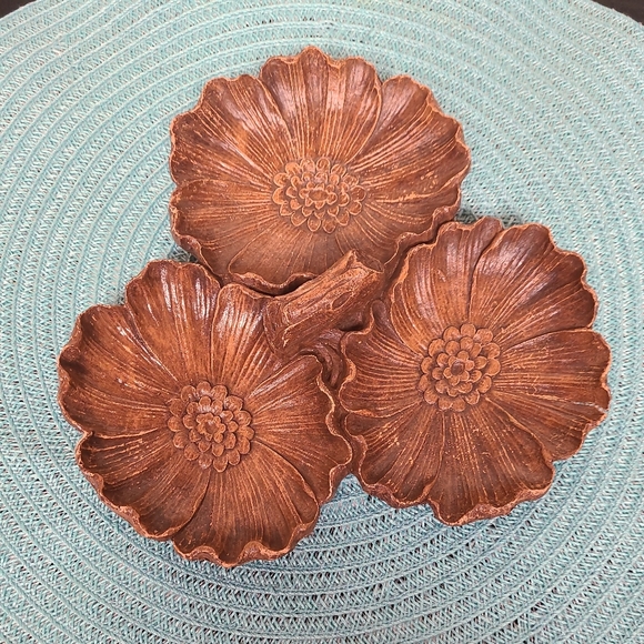 Orna | Accents | Vintage Rustic Wood Composite Dish Three Flowers ...